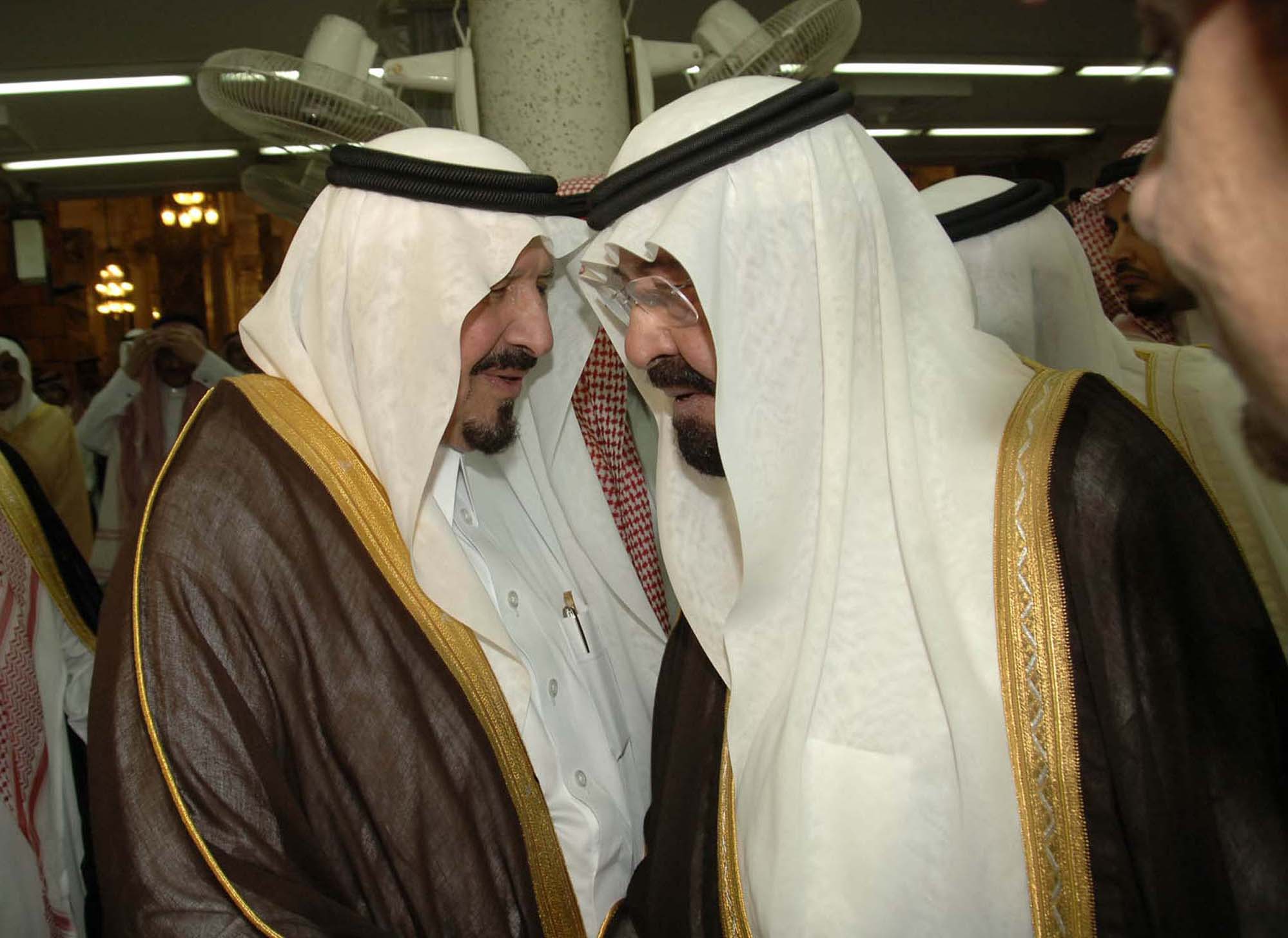 عام / خادم الحرمين يؤدي صلاة الميت على صاحبة السمو الملكي الأميرة لولوه ...