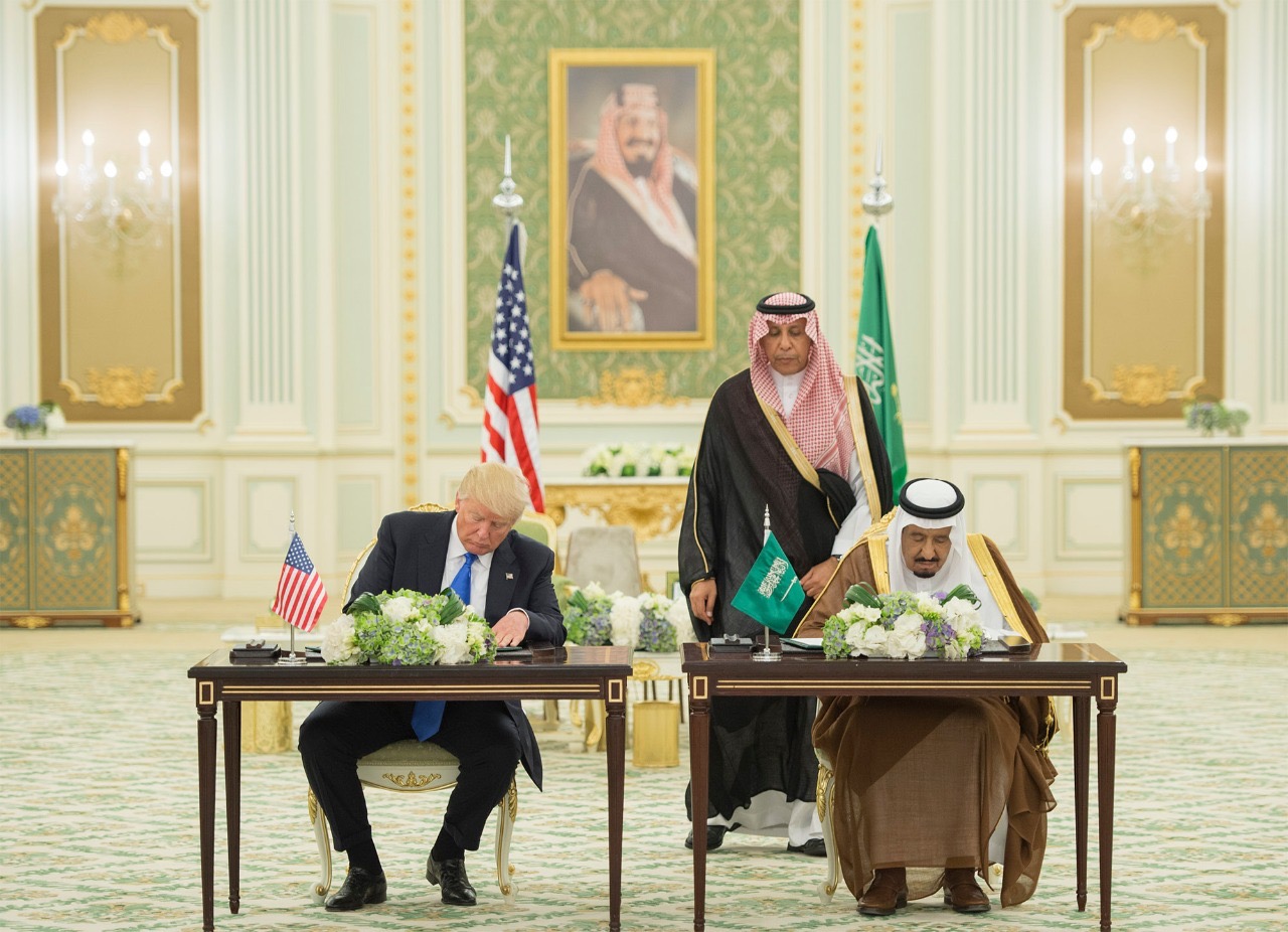 Custodian of the Two Holy Mosques, US President Sign Saudi-American ...