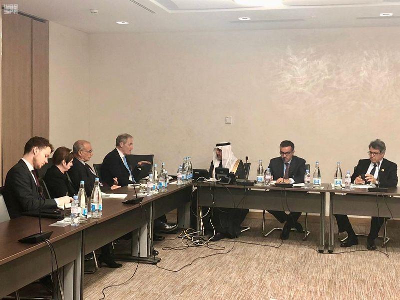 Dr. Abdullah Al-Rabiah rencontre le ministre d'Etat britannique pour le ...