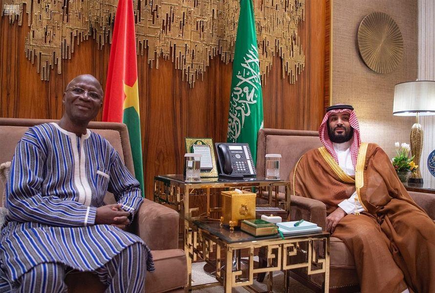 Le prince héritier rencontre le Premier ministre du Burkina Faso