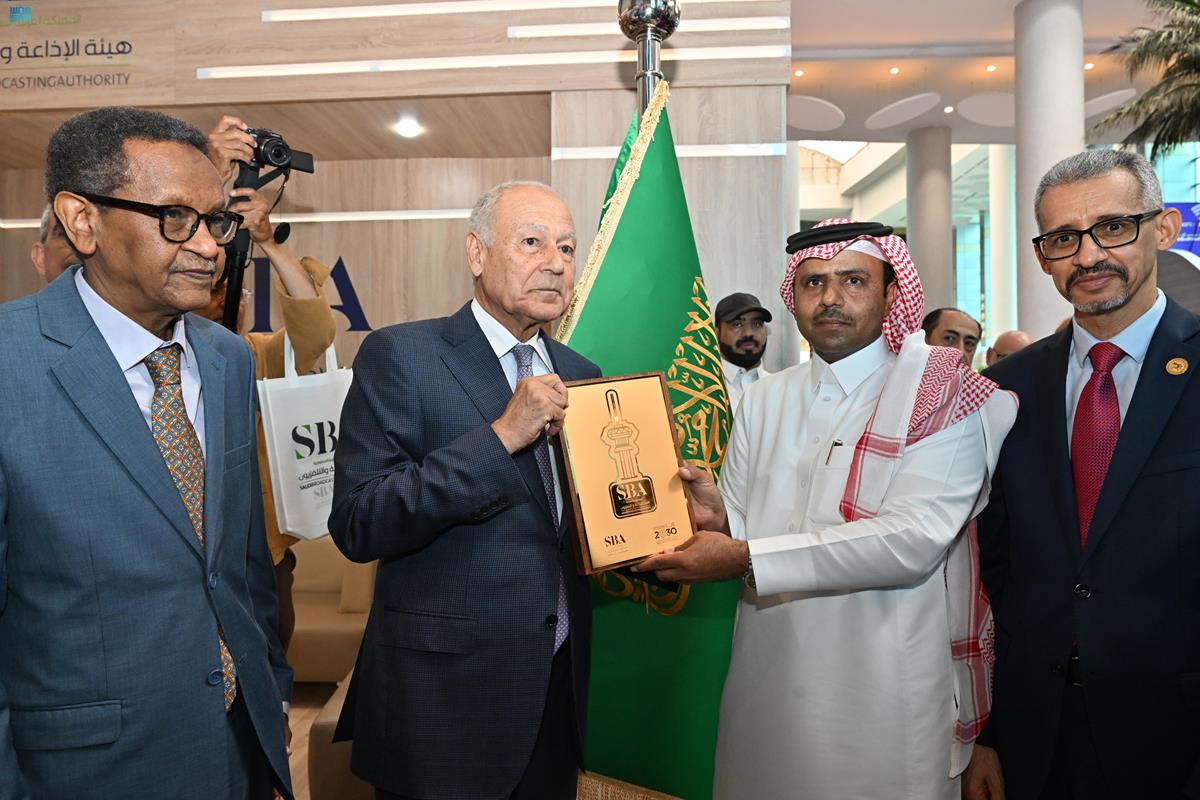 Aboul Gheit Visits Saudi Broadcasting Authority Pavilion at ASBU Exhibition