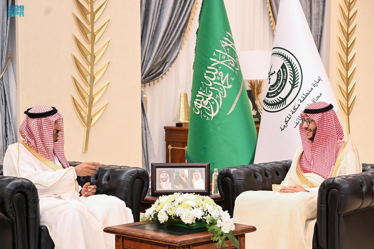 ثقافي سموُّ محافظِ الطائف يشيد بمشروع توثيق تاريخ المحافظة