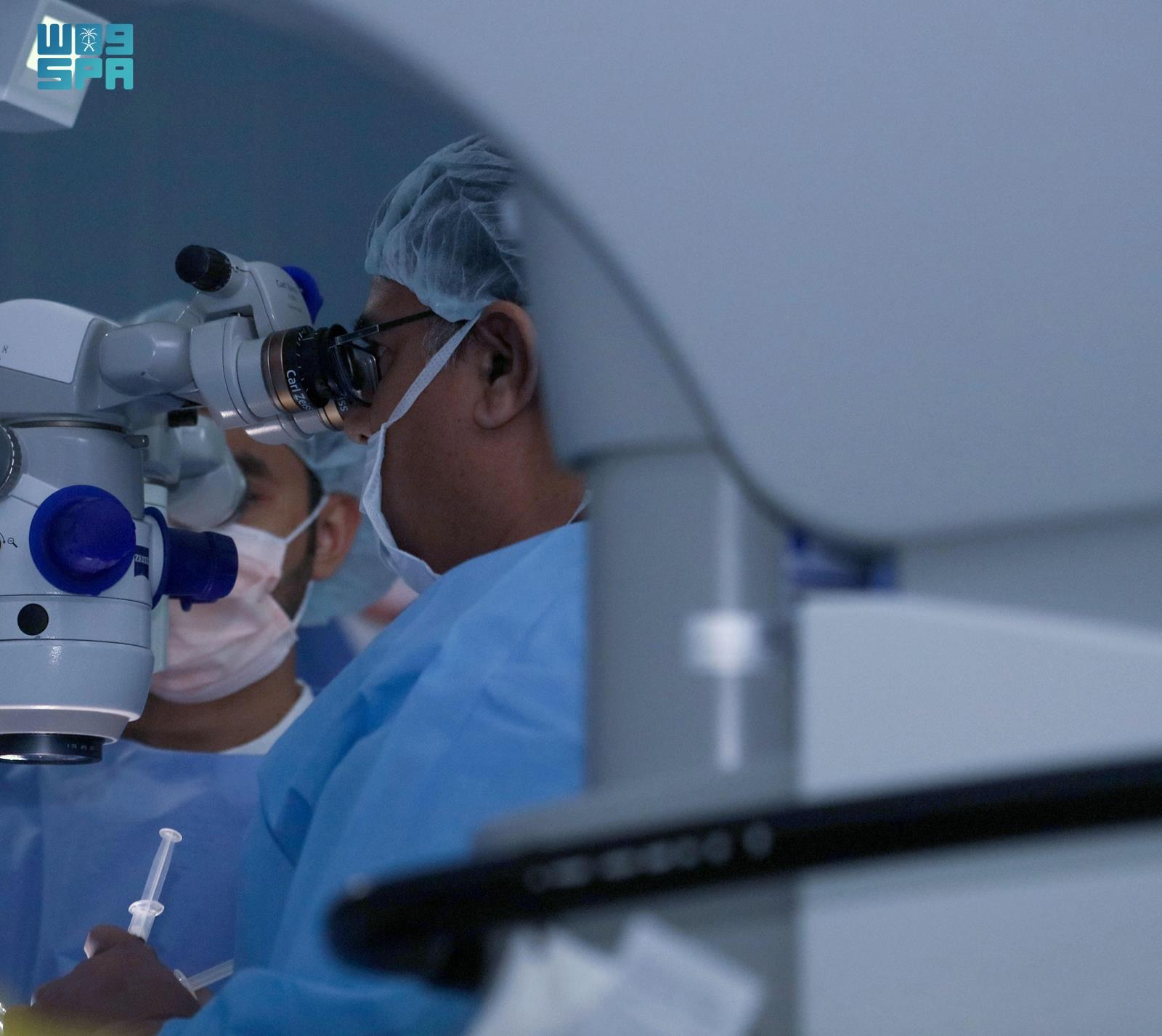 KKESH Performs First of its Kind in the Middle East Corneal Transplant