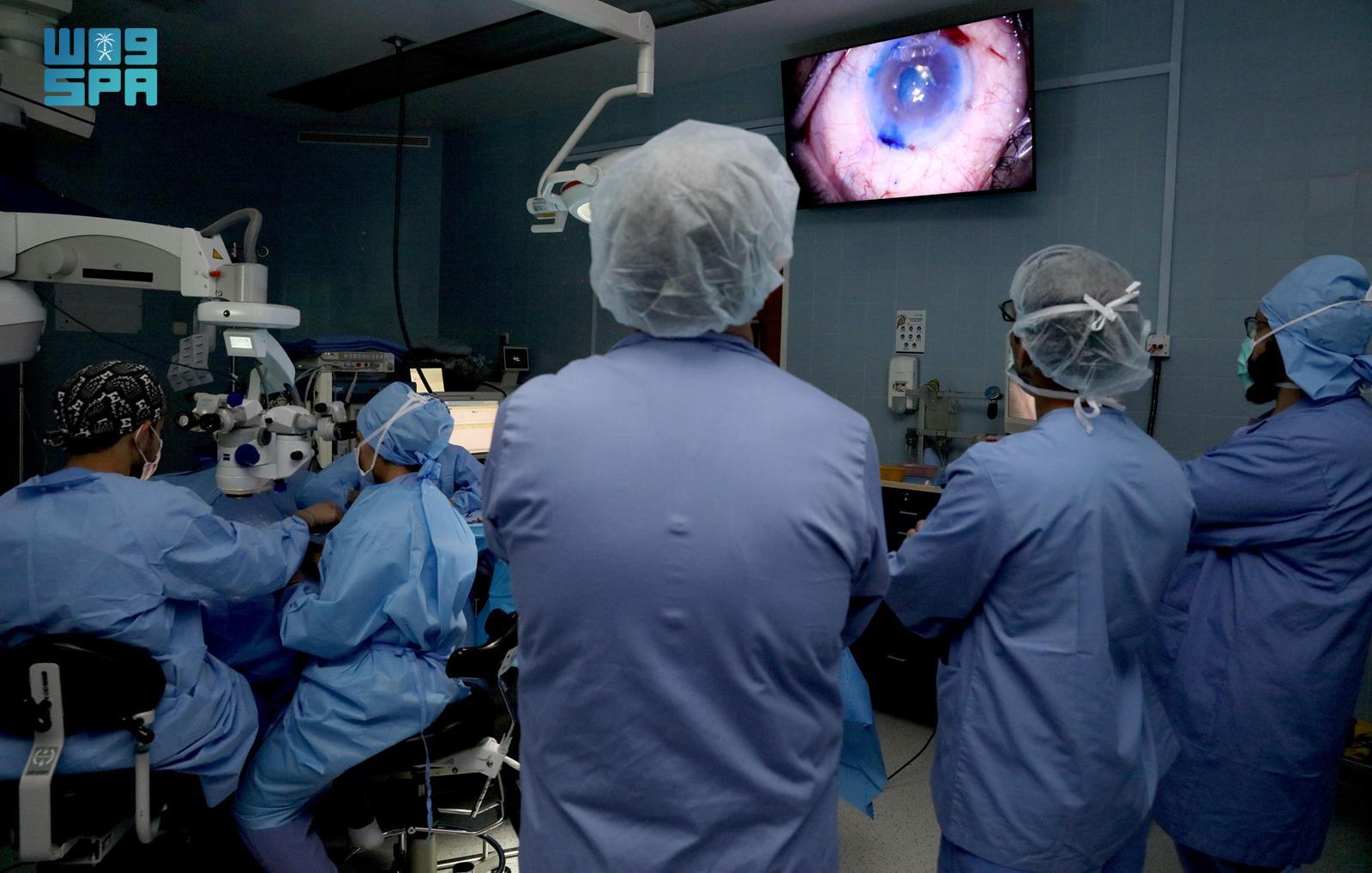 KKESH Performs First of its Kind in the Middle East Corneal Transplant