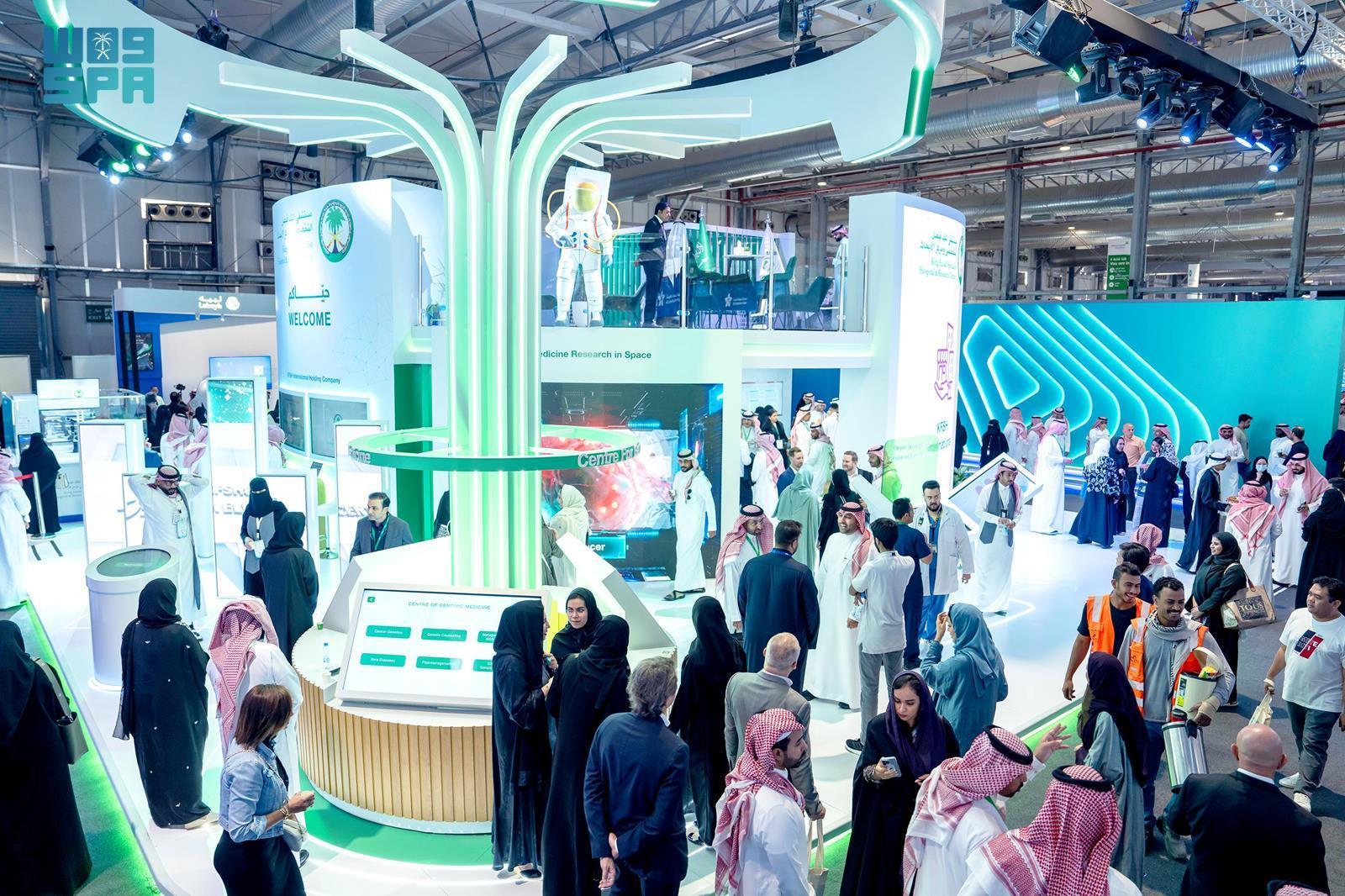 علوم وتقنيات / "التخصصي" يطبّق تقنية تكشف مبكراً عن 50 جيناً مرتبطاً ...