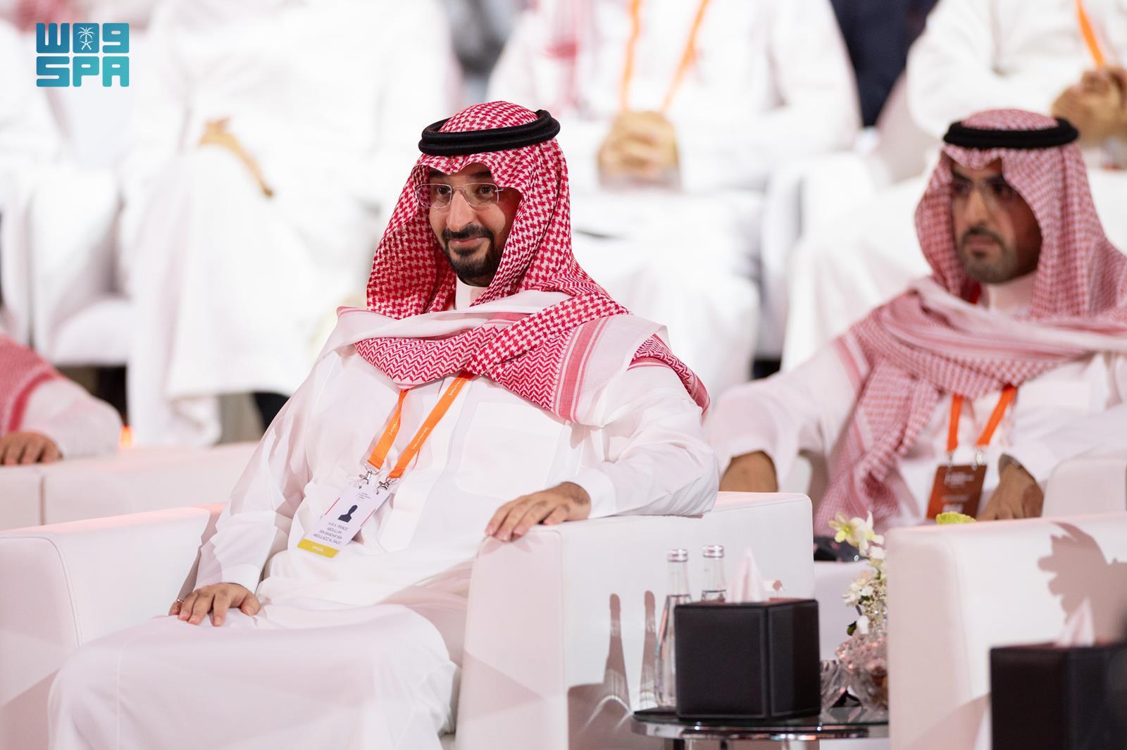 عام سمو الأمير عبدالله بن بندر يفتتح النسخة الأولى من القمة العالمية