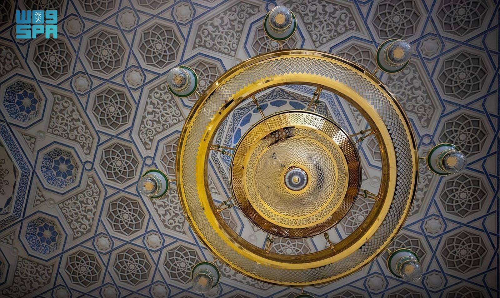 SPA Lens Captures the Beauty of Islamic-style Chandeliers at the Grand ...