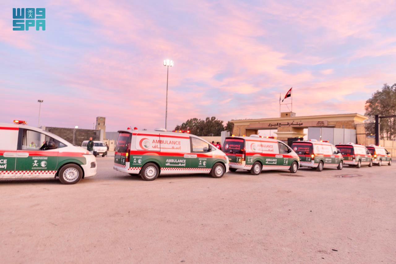 14 Ambulances Head to Gaza Strip through Rafah Border Crossing to ...