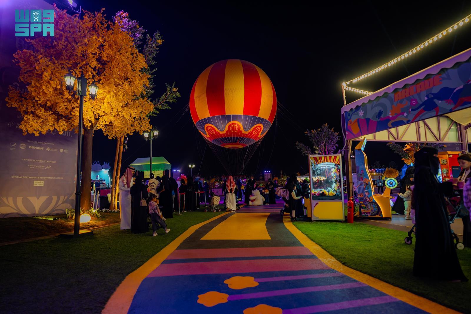 Riyadh Season Visitors Enjoy Big Balloon Ride in Wonder Garden
