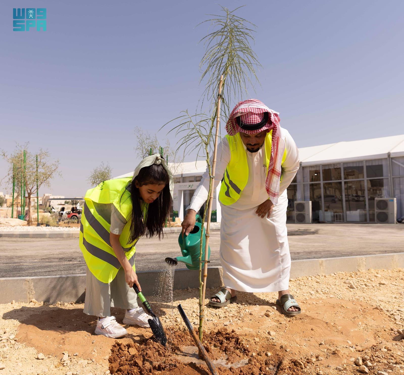 Human Resources Ministry Showcases Endeavor to Promote Volunteer Work ...