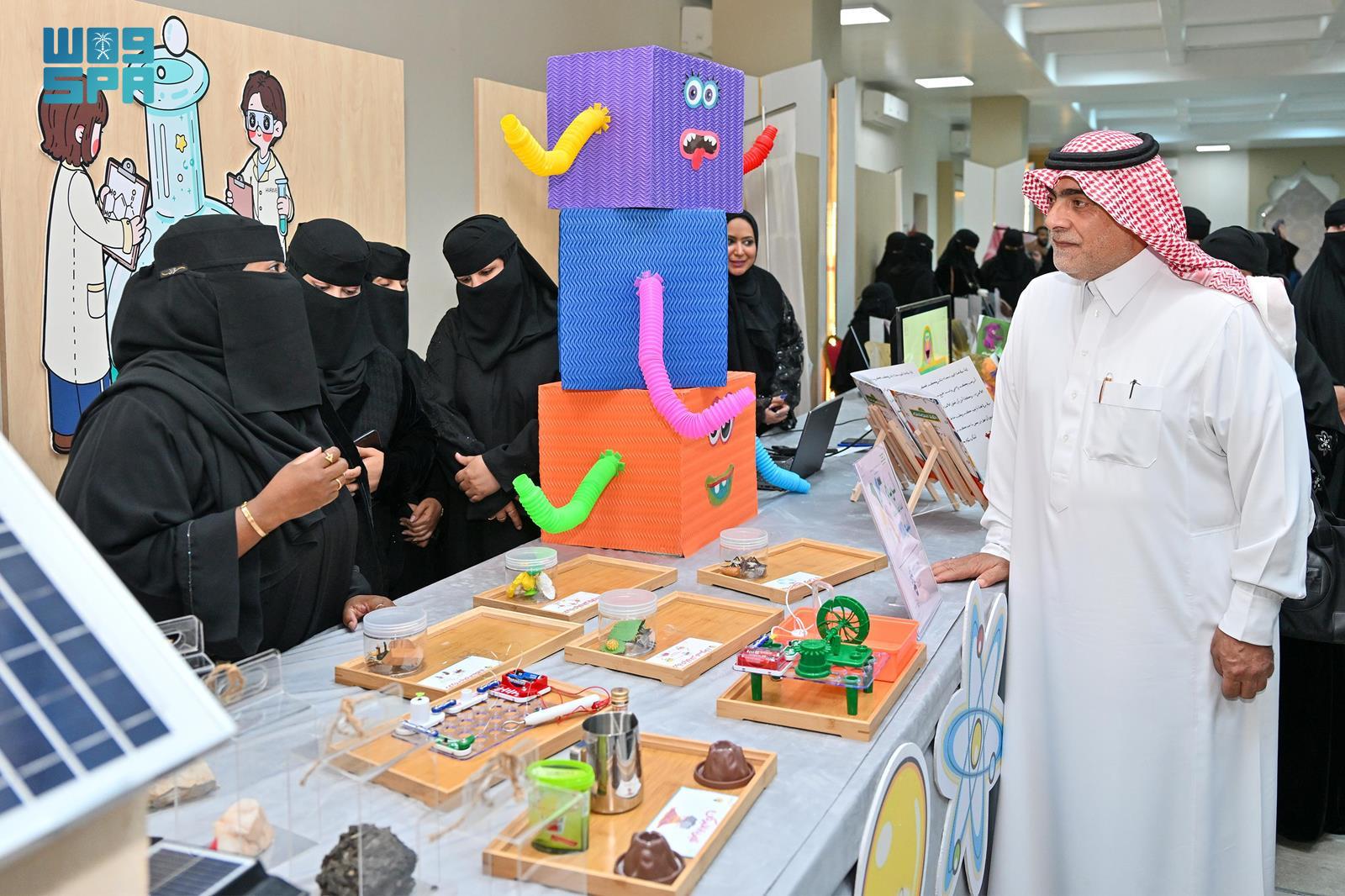 عام / "تعليم تبوك" يحتفي باليوم العالمي للطفل