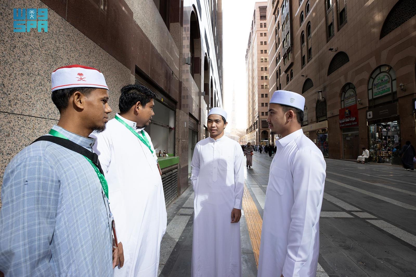 Guests of Custodian of Two Holy Mosques Program Perform Friday Prayers ...
