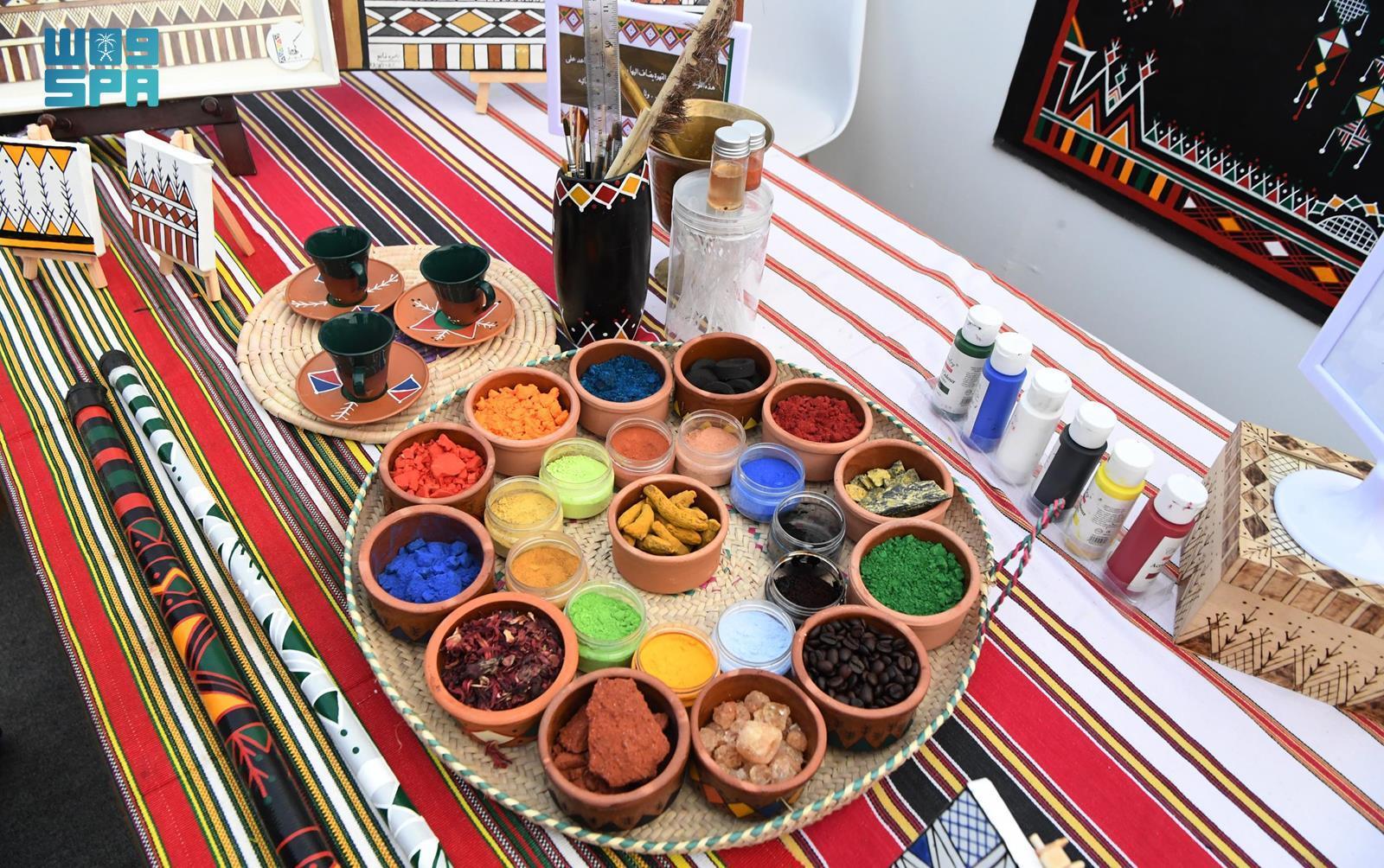 Southern Saudi Colorful Heritage of UNESCO-Recognized Al-Qatt Al-Asiri ...
