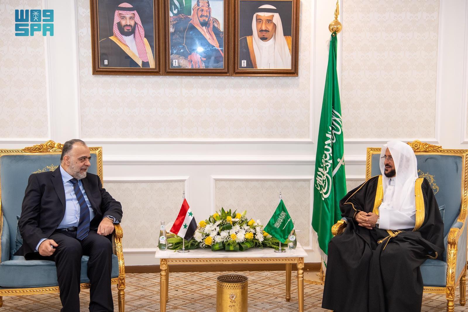 Minister of Islamic Affairs Receives Syrian Minister of Awqaf