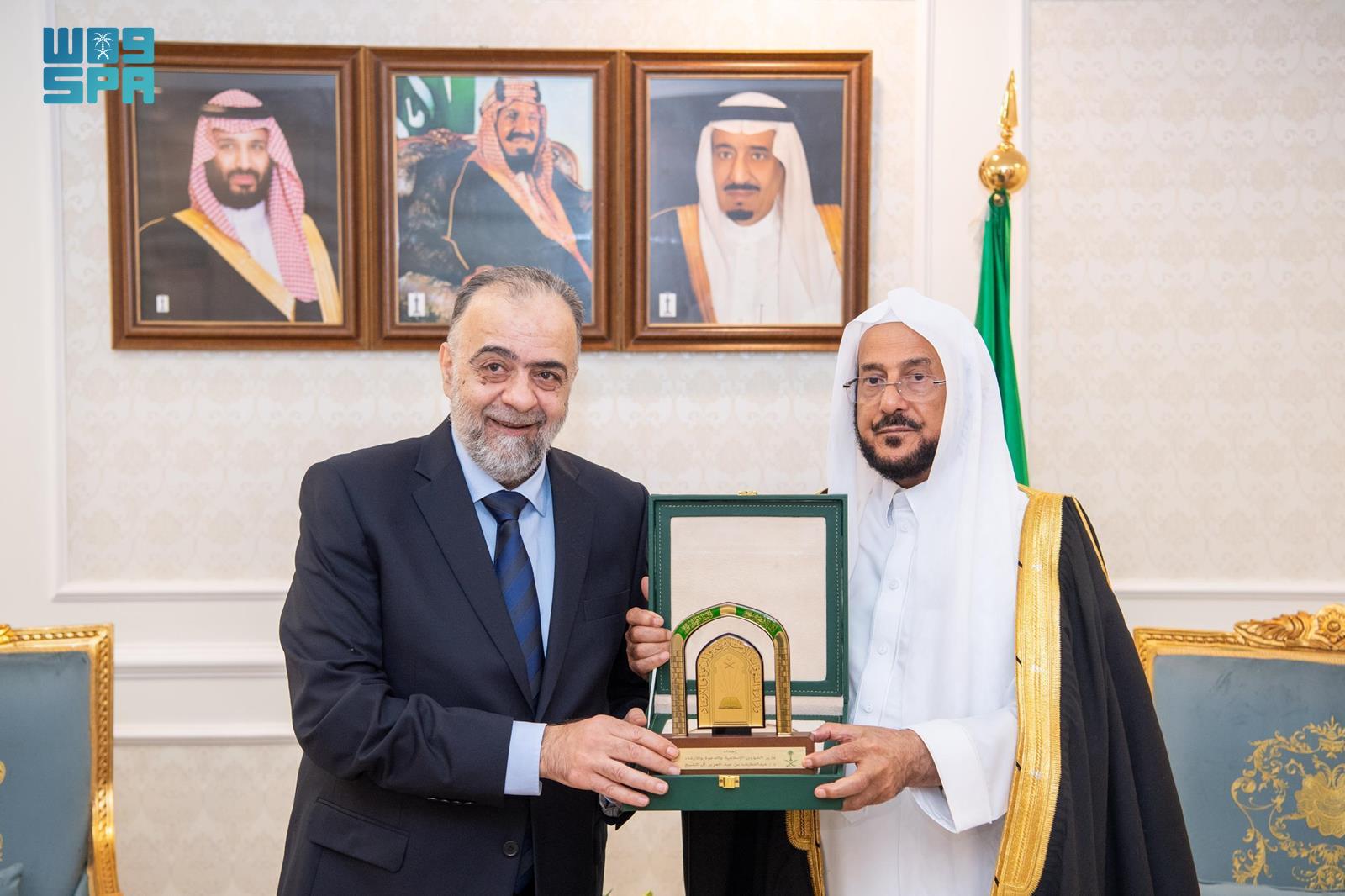 Minister of Islamic Affairs Receives Syrian Minister of Awqaf