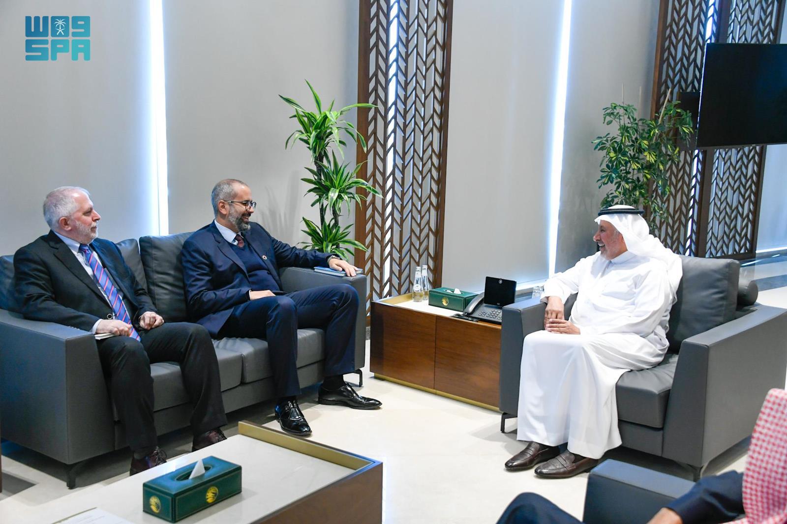 عام المشرف على مركز الملك سلمان للإغاثة يلتقي المنسق المقيم للأمم