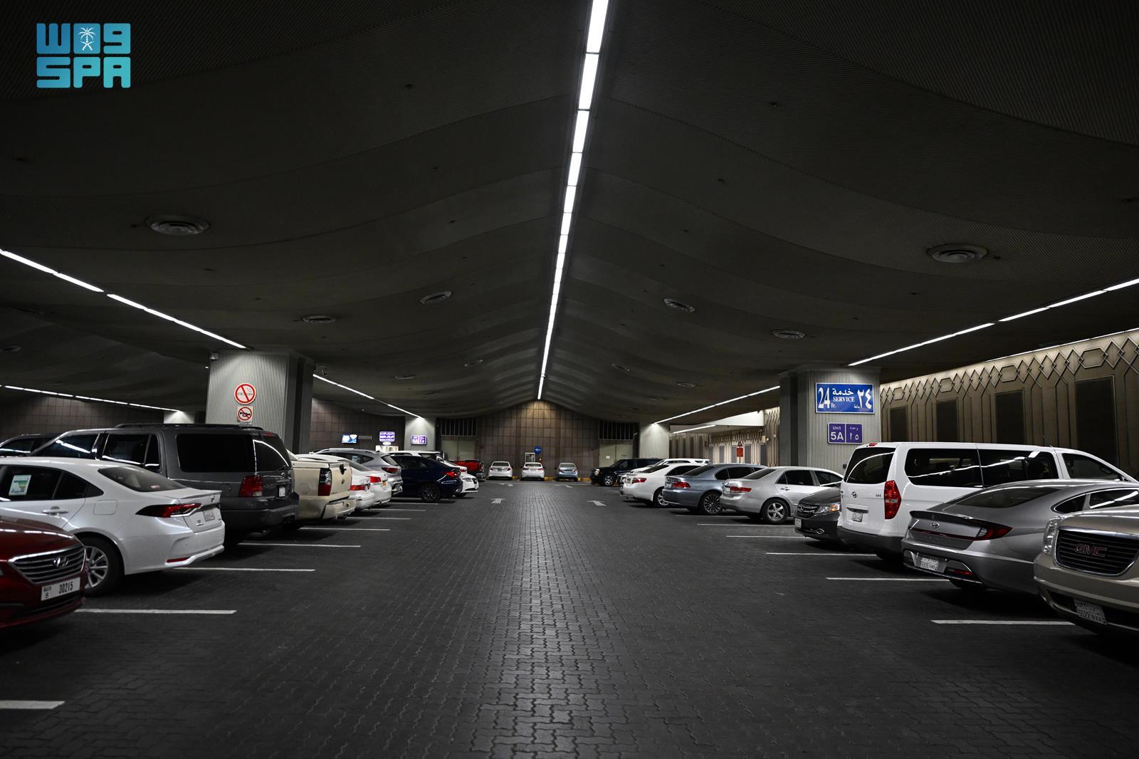 Over 4,000 Parking Lots Available at Prophet's Mosque