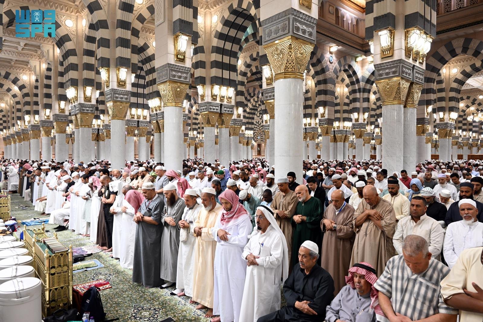 Prophet's Mosque in Madinah Announces Tahajjud Prayer Time, Prepares ...