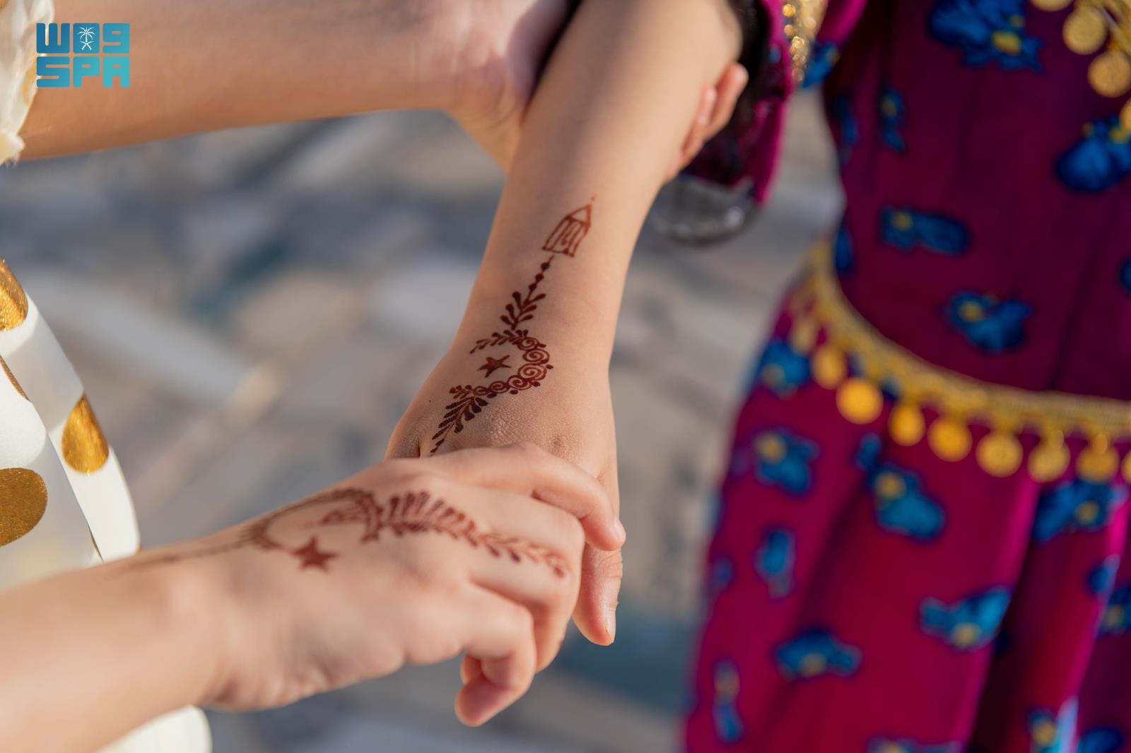 Henna Body Paint Encourages Children to Observe Ramadan Fasting in ...