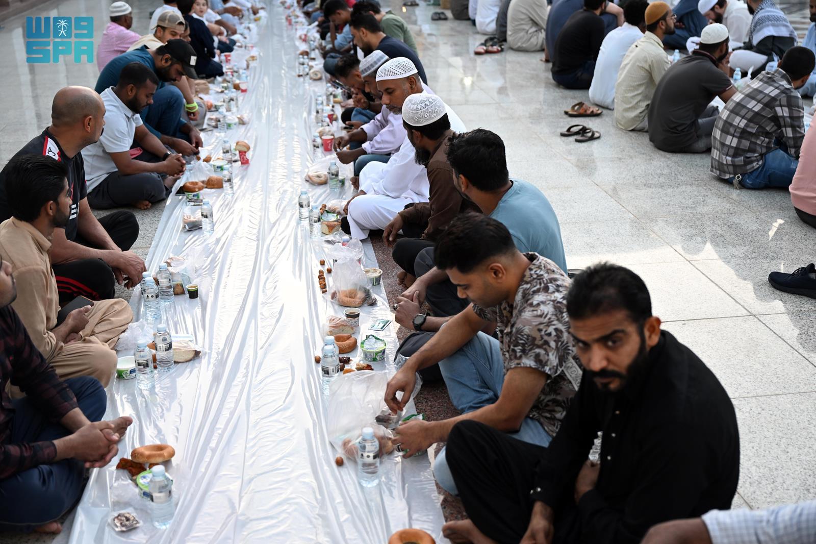Al-Khandaq Mosque, a Historical Landmark Visited Throughout the Year