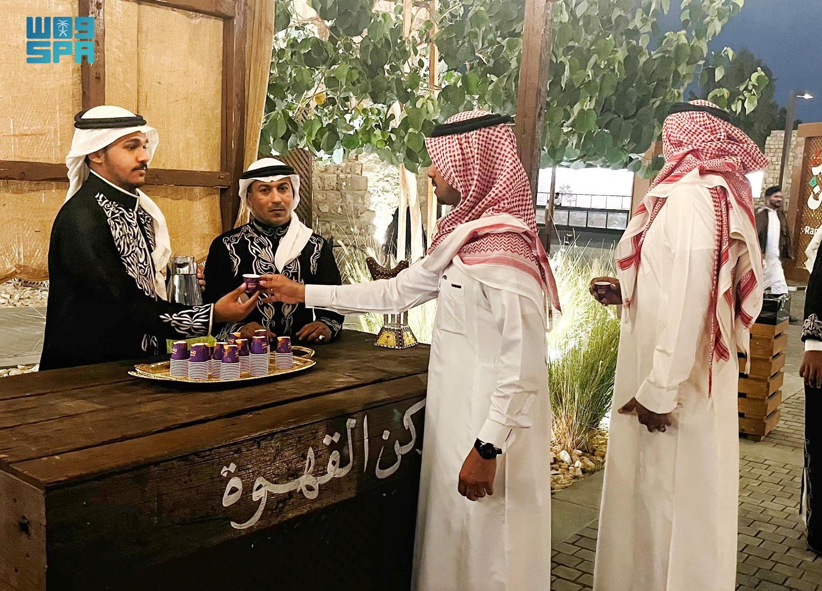 Le café saoudien, un symbole de générosité et d'hospitalité à Jeddah l ...