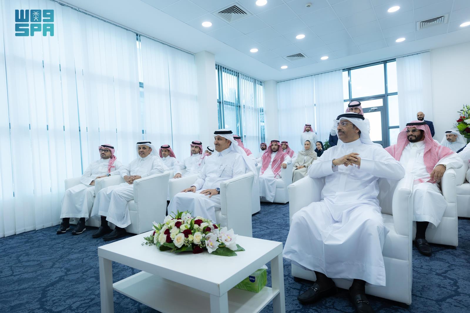 Saudi Minister of Transport Visits Bahrain Logistics Zone and Khalifa ...