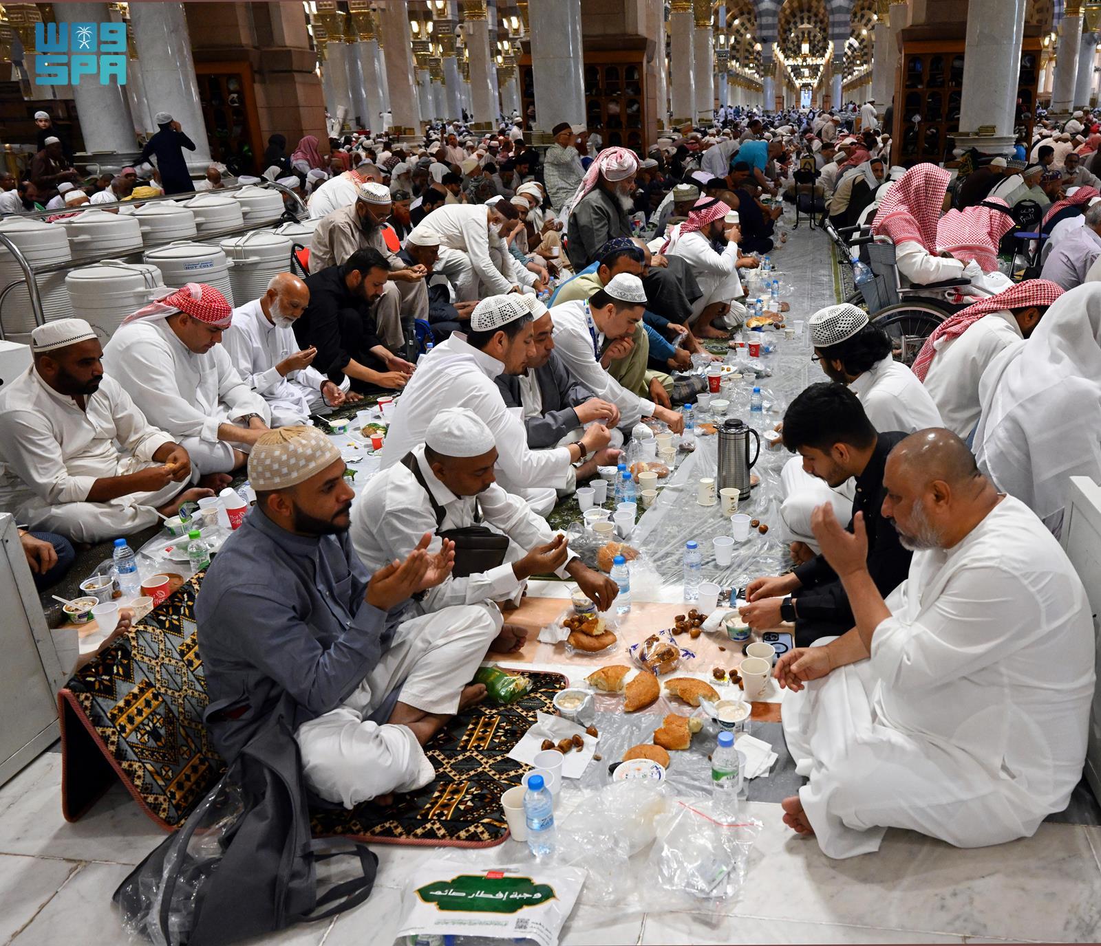 Islamic Affairs Ministry Serves Over 85,000 Residents with Iftar Meals ...