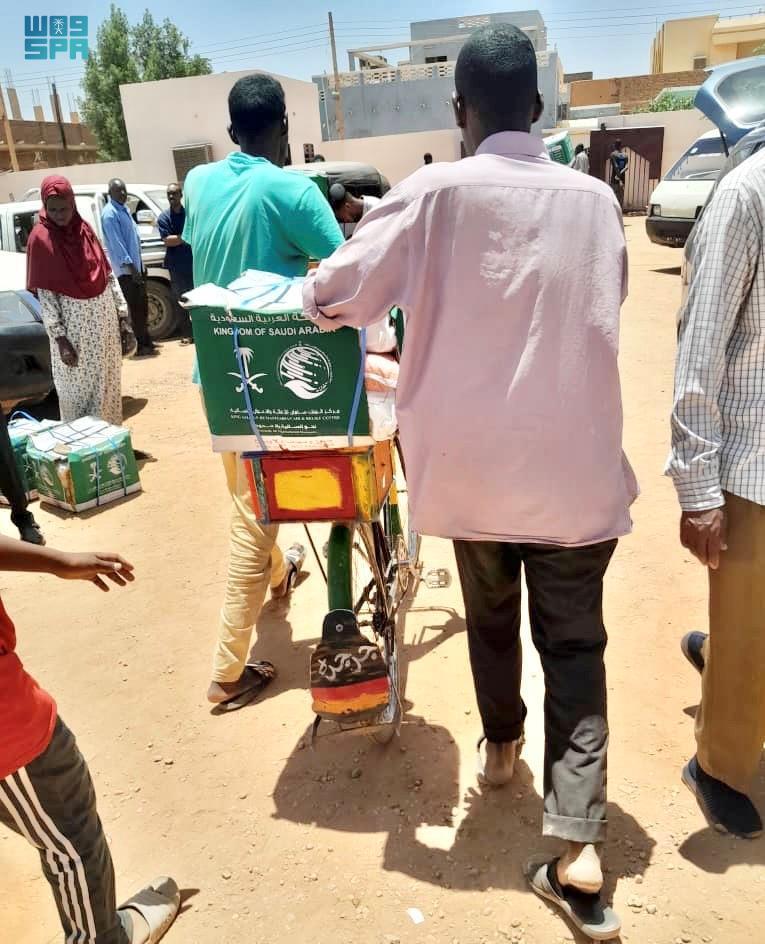 KSrelief Distributes over 400 Food Baskets in Khartoum State, Sudan