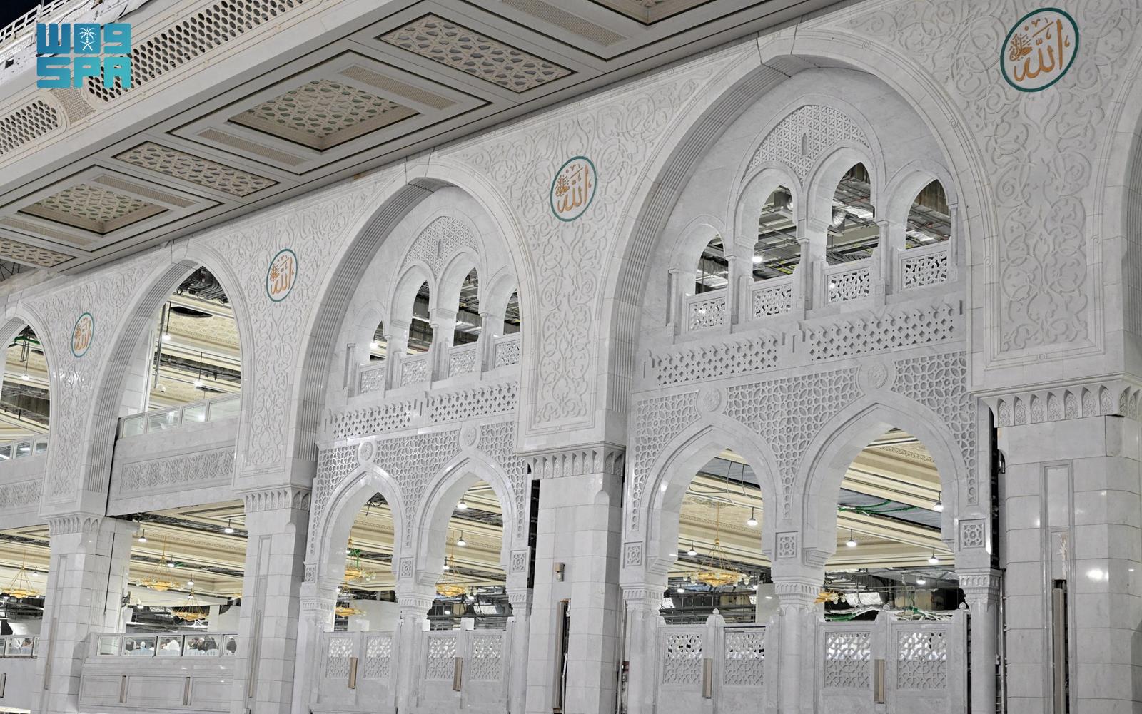 8,000 Speakers Amplify the Sound System at the Grand Mosque