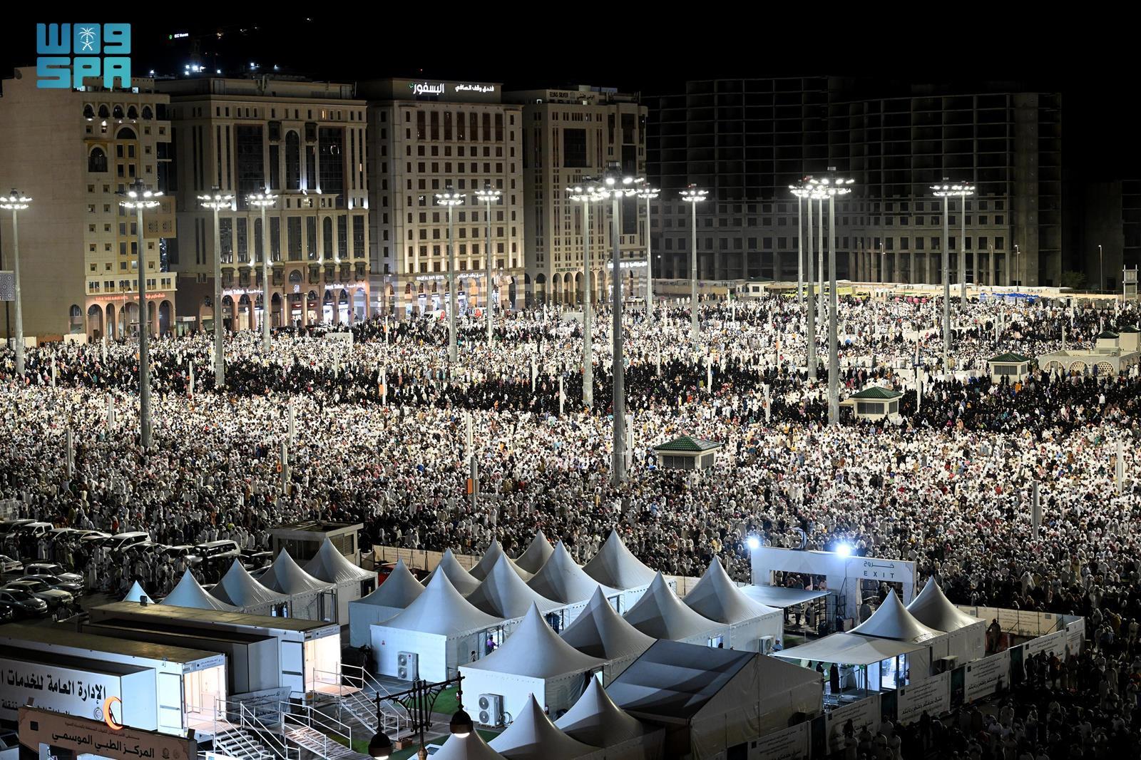 Crowds of Worshipers Witness Completion of Holy Quran Recitation at ...