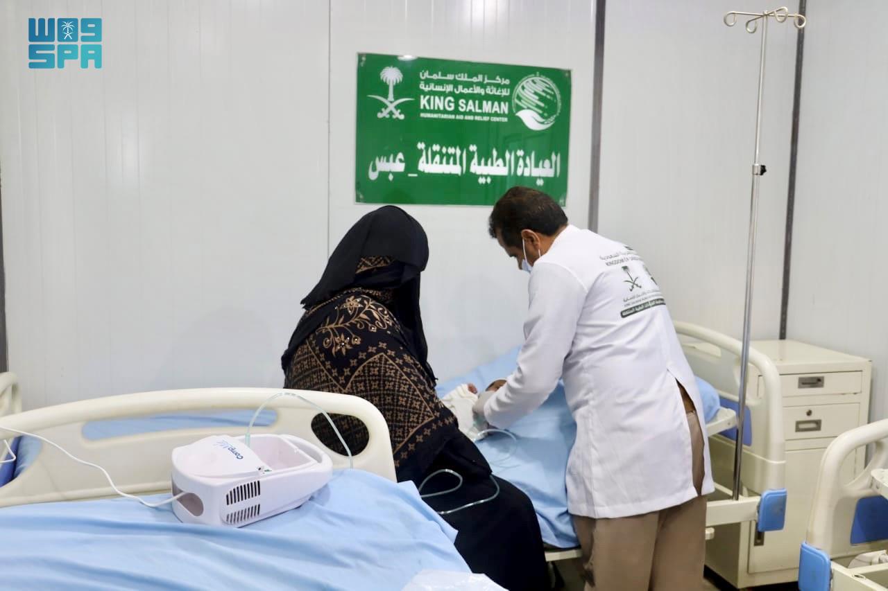 اجتماعي العيادات الطبية المتنقلة لمركز الملك سلمان للإغاثة في عبس