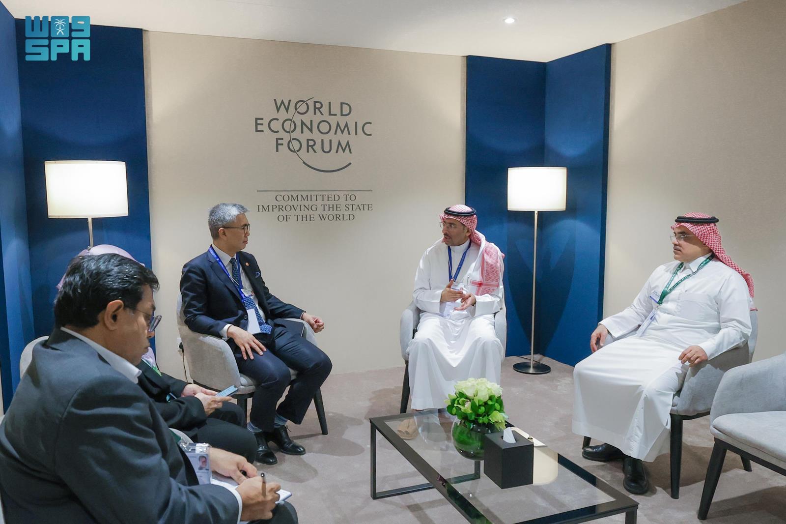 Minister of Industry and Mineral Resources Meets Pakistani Prime ...