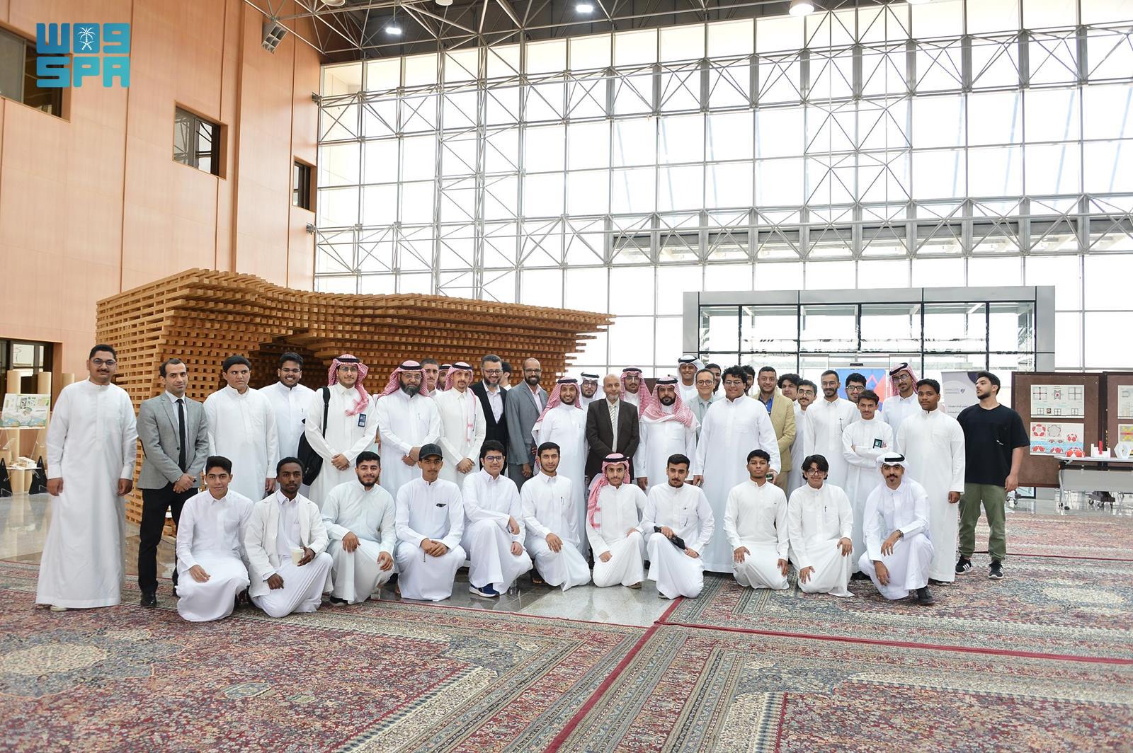 ثقافي / جامعة الإمام عبد الرحمن بن فيصل تنظم المعرض السنوي الأول لقسم ...