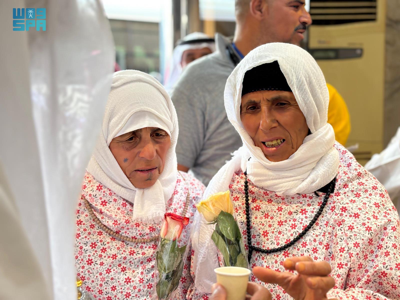 First Group of Syrian Pilgrims Arrives in Makkah
