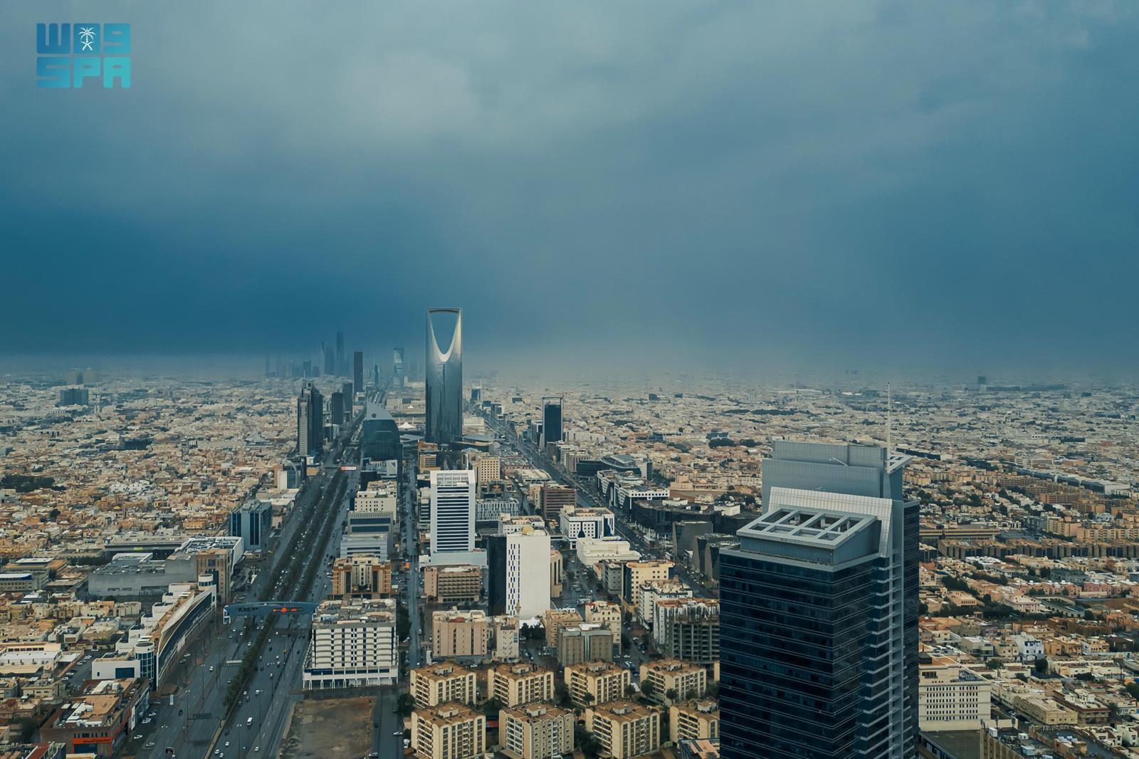 عام / أجواء غائمة وماطرة لليوم الثاني على الرياض
