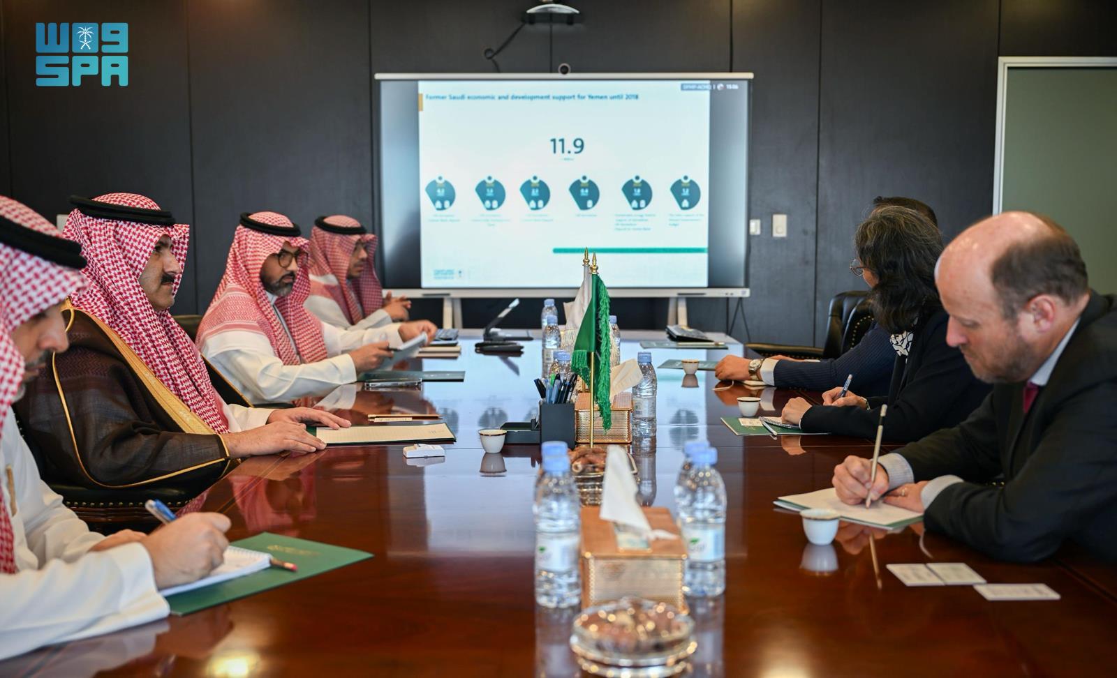 Saudi Ambassador to Yemen Meets with French Delegation