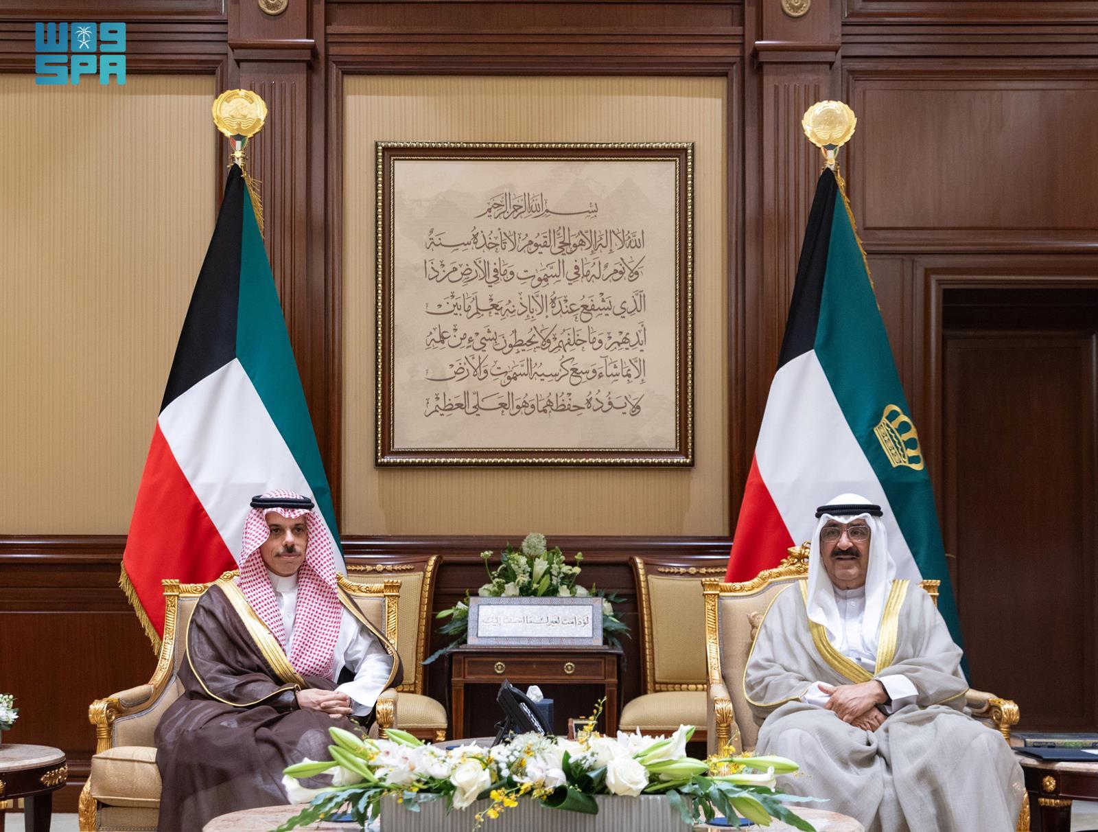 Kuwaiti Amir Receives Saudi Foreign Minister