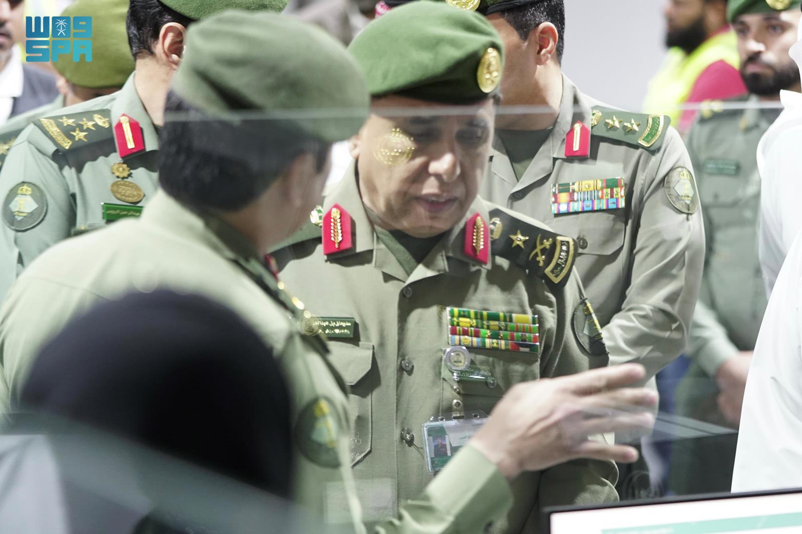 Lt. Gen. Al-Yahya Inspects Procedures at Al-Batha Border Crossing