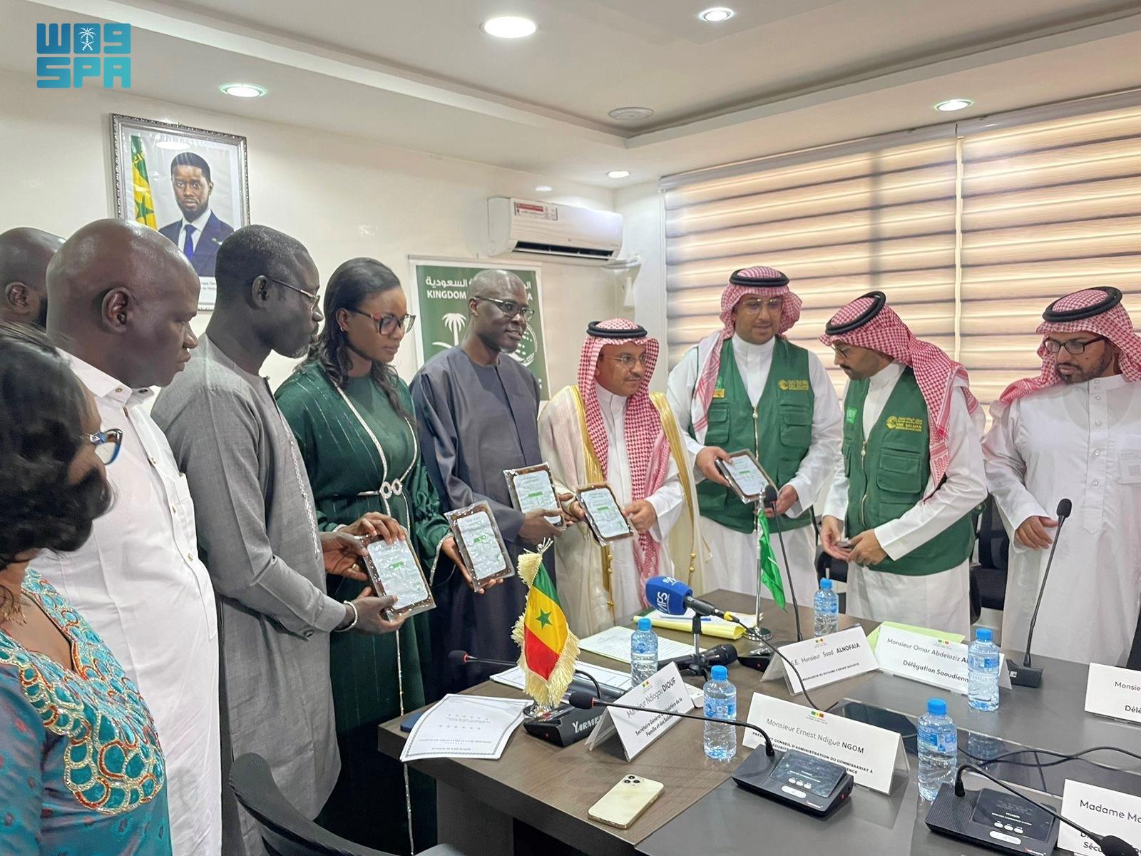 KSrelief Presents 50 Tons of Dates as Gift to Senegal from Saudi Arabia