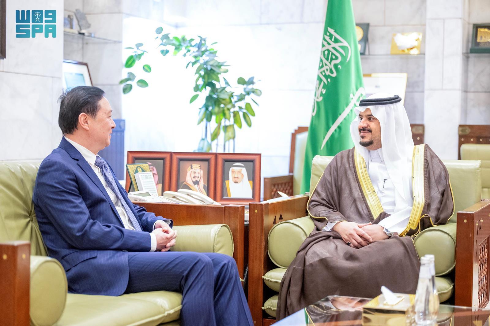 Riyadh Deputy Governor Receives Chinese Ambassador to Saudi Arabia