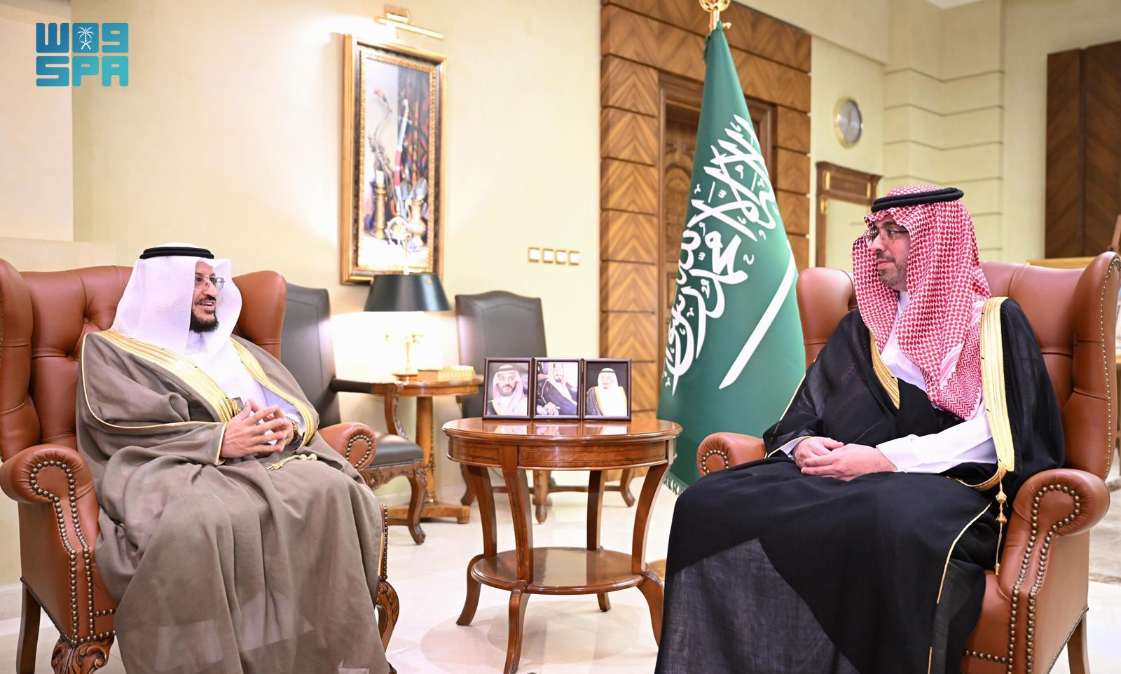 Jeddah Governor Receives Head of SPA Office in Makkah