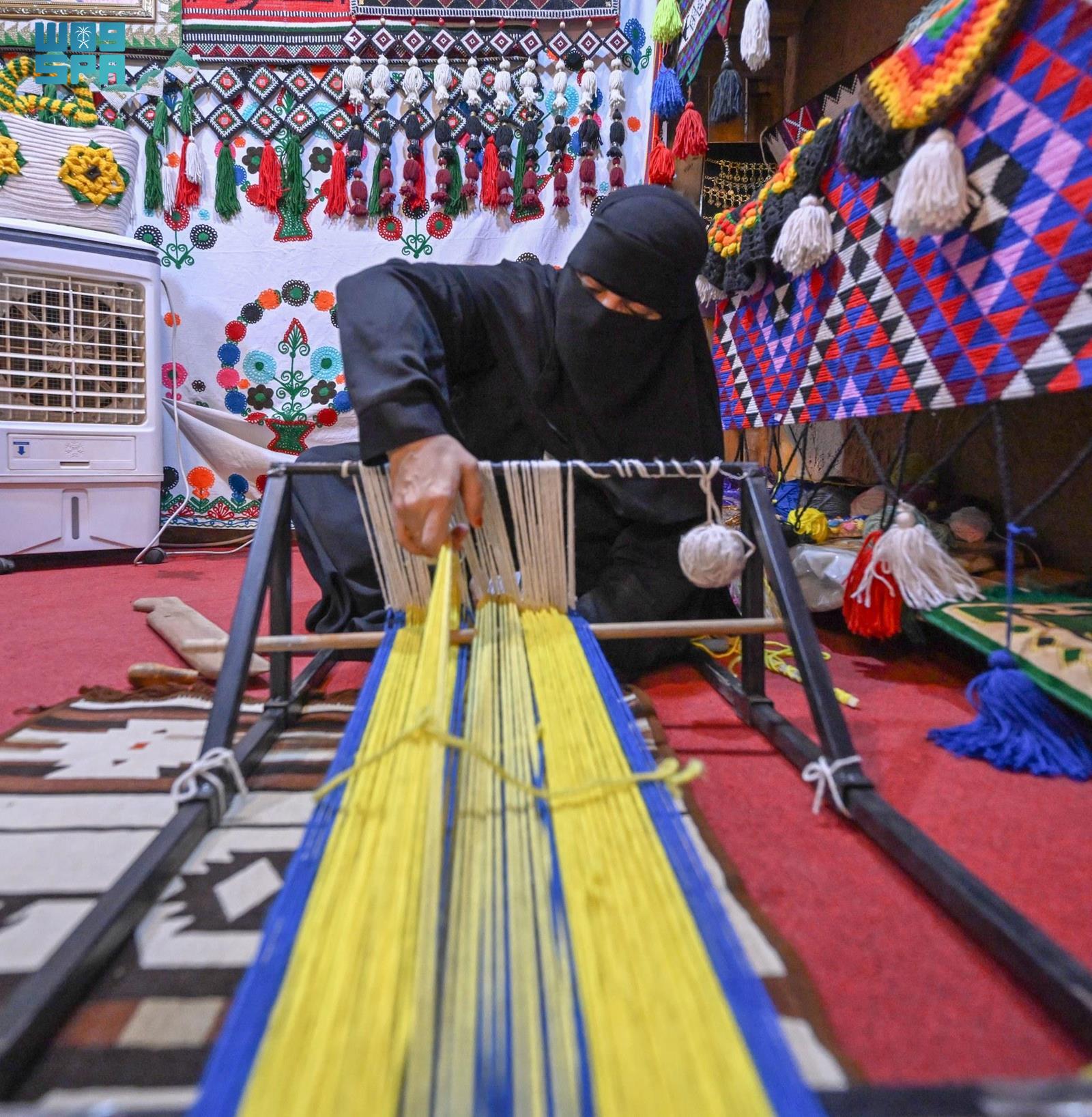 Sadu Weaving .. Authentic Heritage and Work of Art Presented by Beit ...