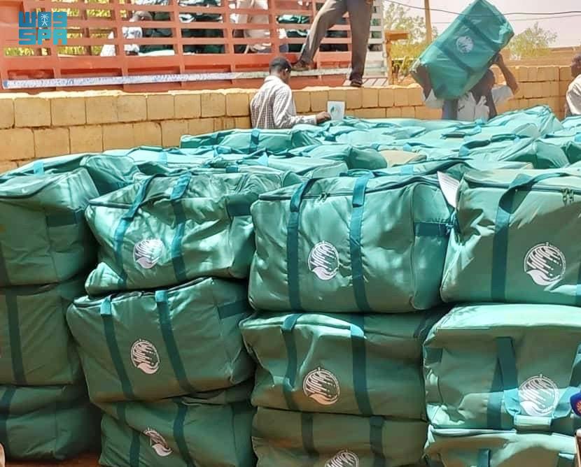 KSrelief Distributes 300 Shelter Kits in Sudan