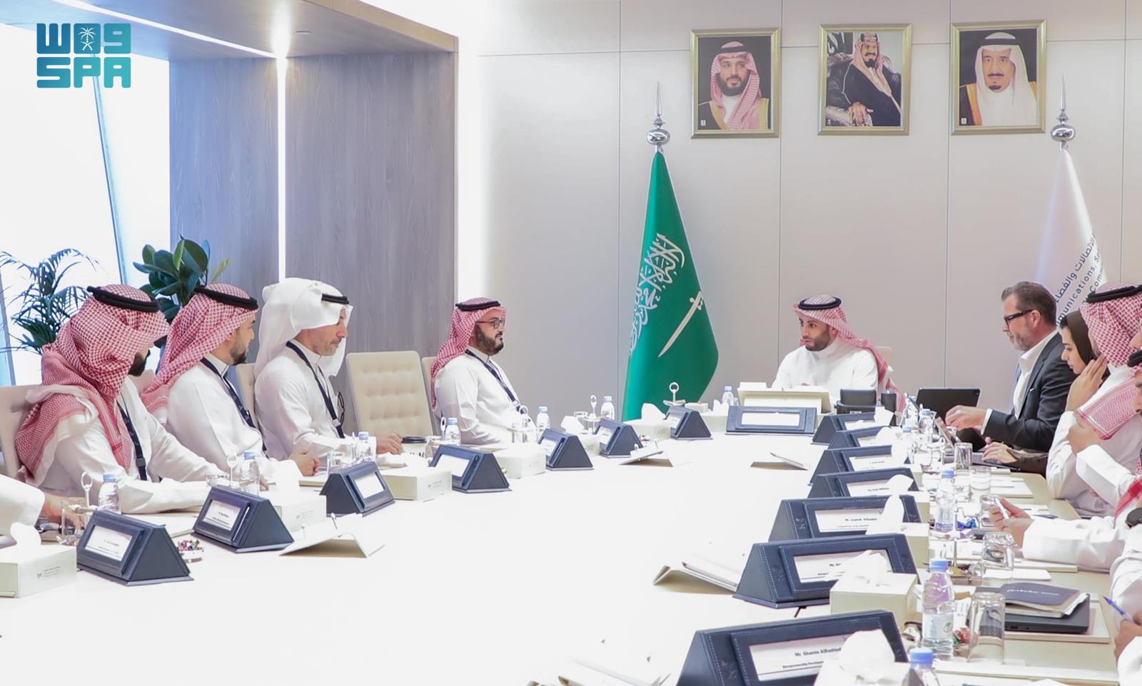 CST Governor Meets with Entrepreneurs in Space Sector