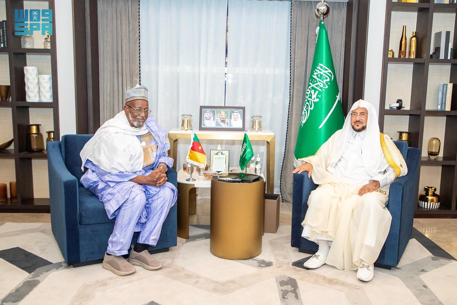 Islamic Affairs Minister Meets with Chairman of Scholars Council at ...