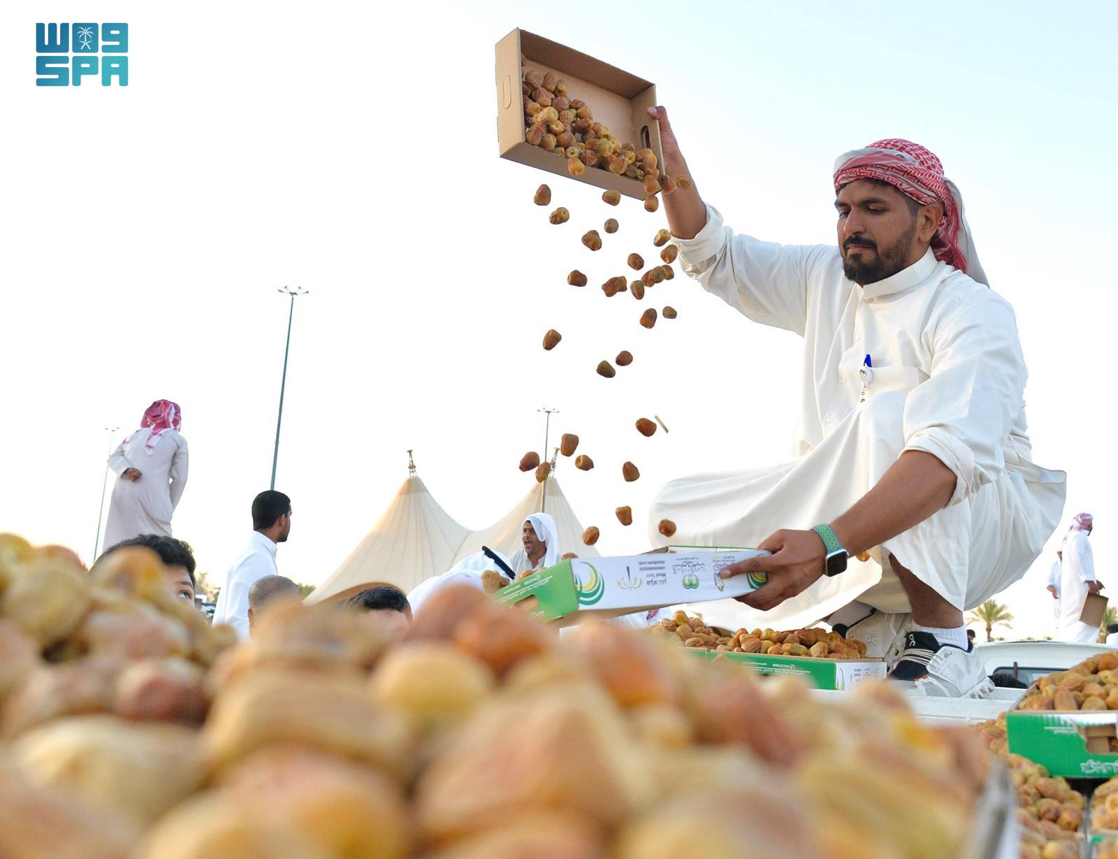 Buraidah Dates Carnival Buzzes with Activity as Second Quarter of ...