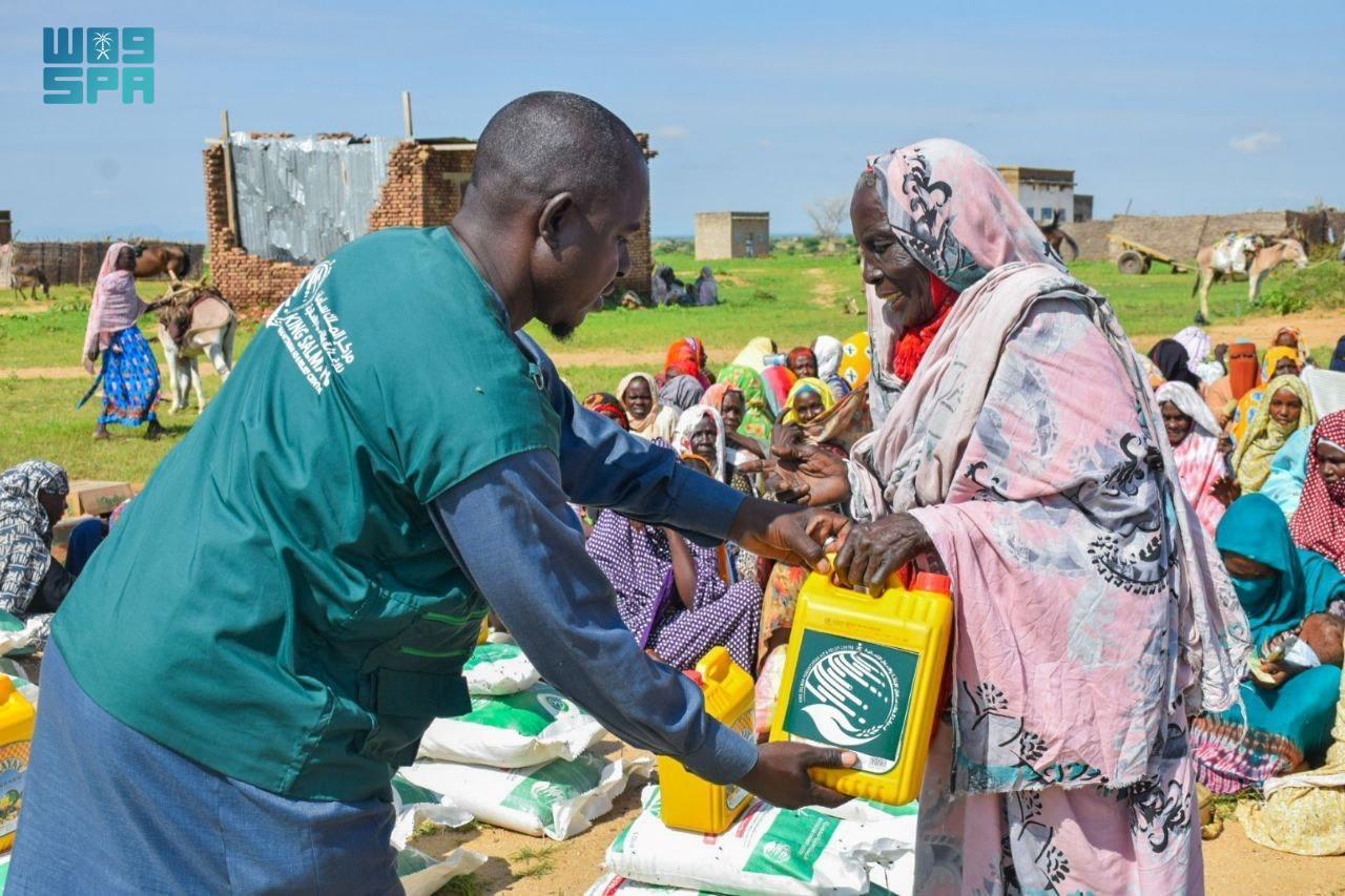 King Salman Humanitarian Aid, Relief Center Distributes 1,200 Food ...