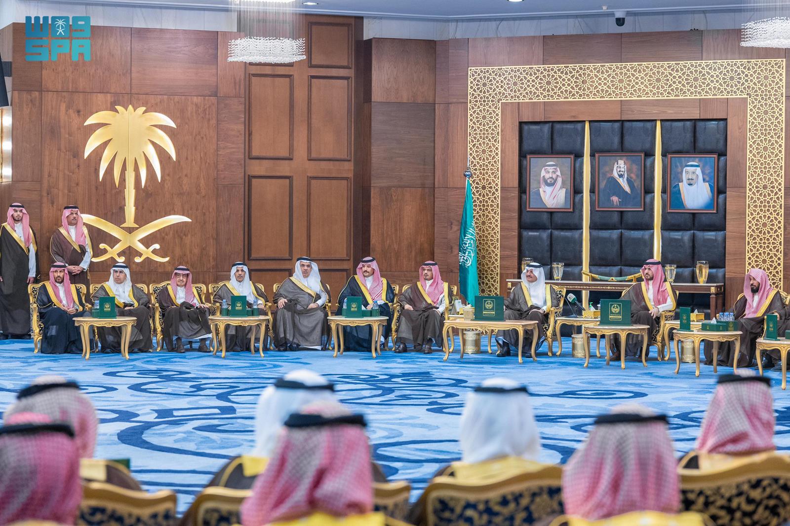 صحي / الأمير سعود بن نايف يستقبل المسؤولين ومنسوبي هيئة الغذاء والدواء ...