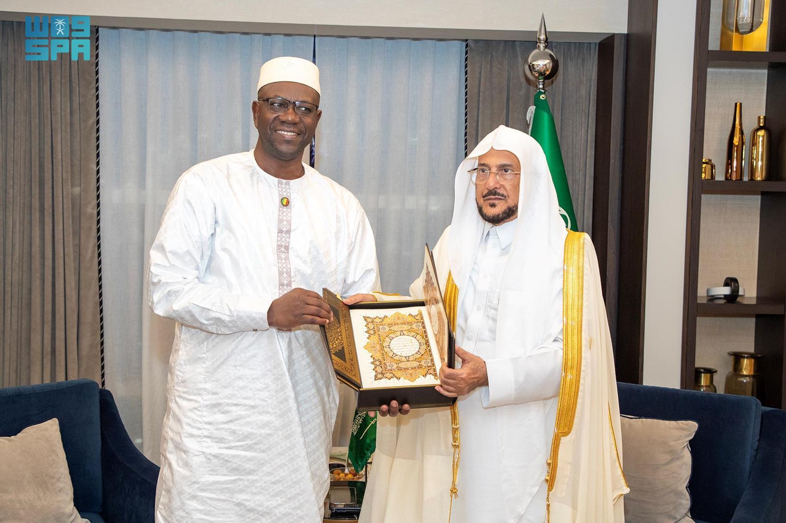 Minister of Islamic Affairs Meets with Religious Affairs Ministers of ...