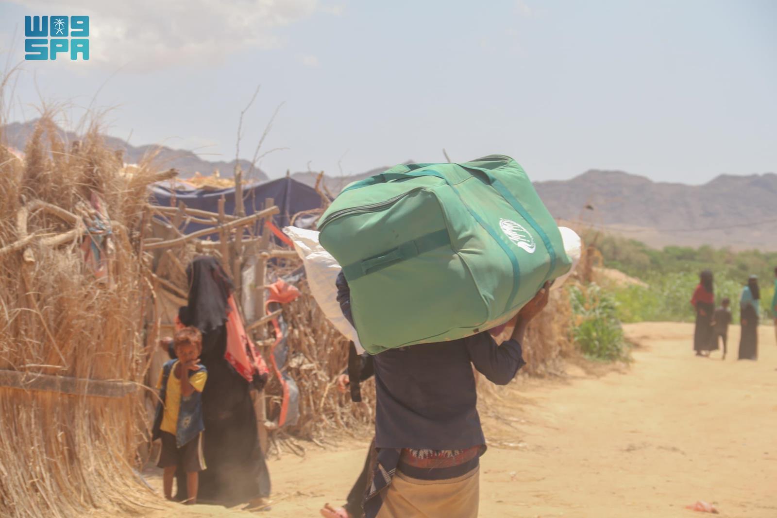 KSrelief Distributes Shelter Aid in Khanfar District, Abyan Governorate ...